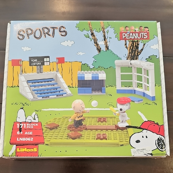 Peanuts | Toys | Peanuts Sports Playset With Snoopy And Charlie Brown ...